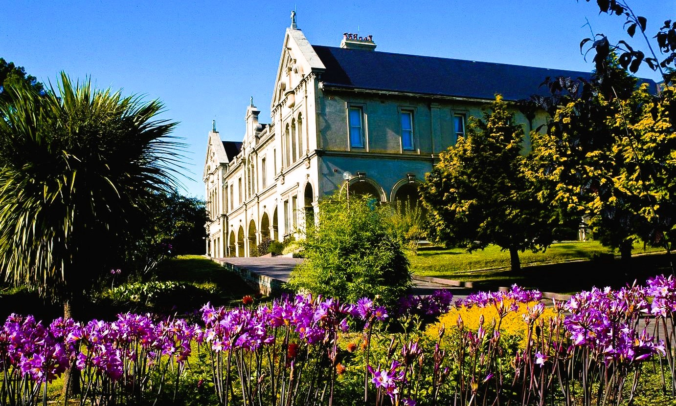 Contact Us - St Paul's International College